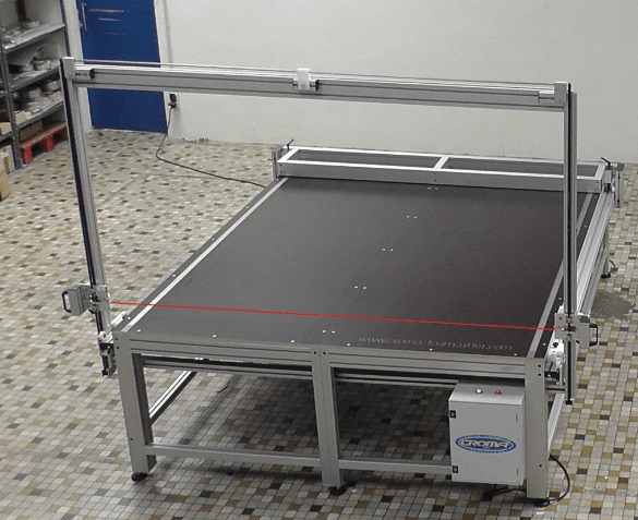 XY CUTTING TABLE, REFURBISHED - Croma